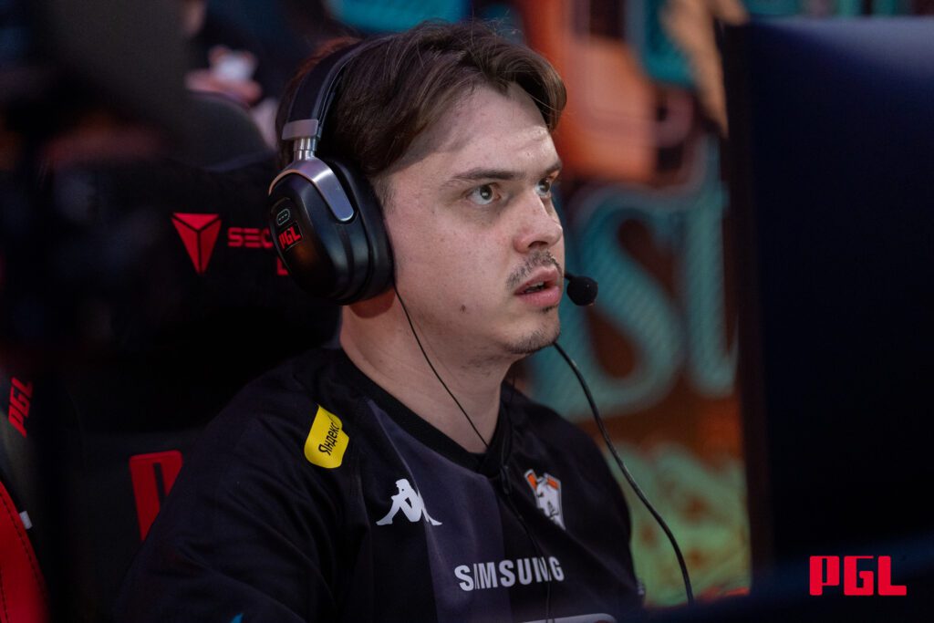 PGL-CS2-Astana-2025 - Web Rádio PQP