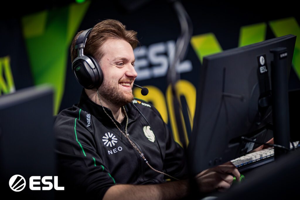 CS2: NiKo é o primeiro da história a jogar 100 mapas em finais - Web ...